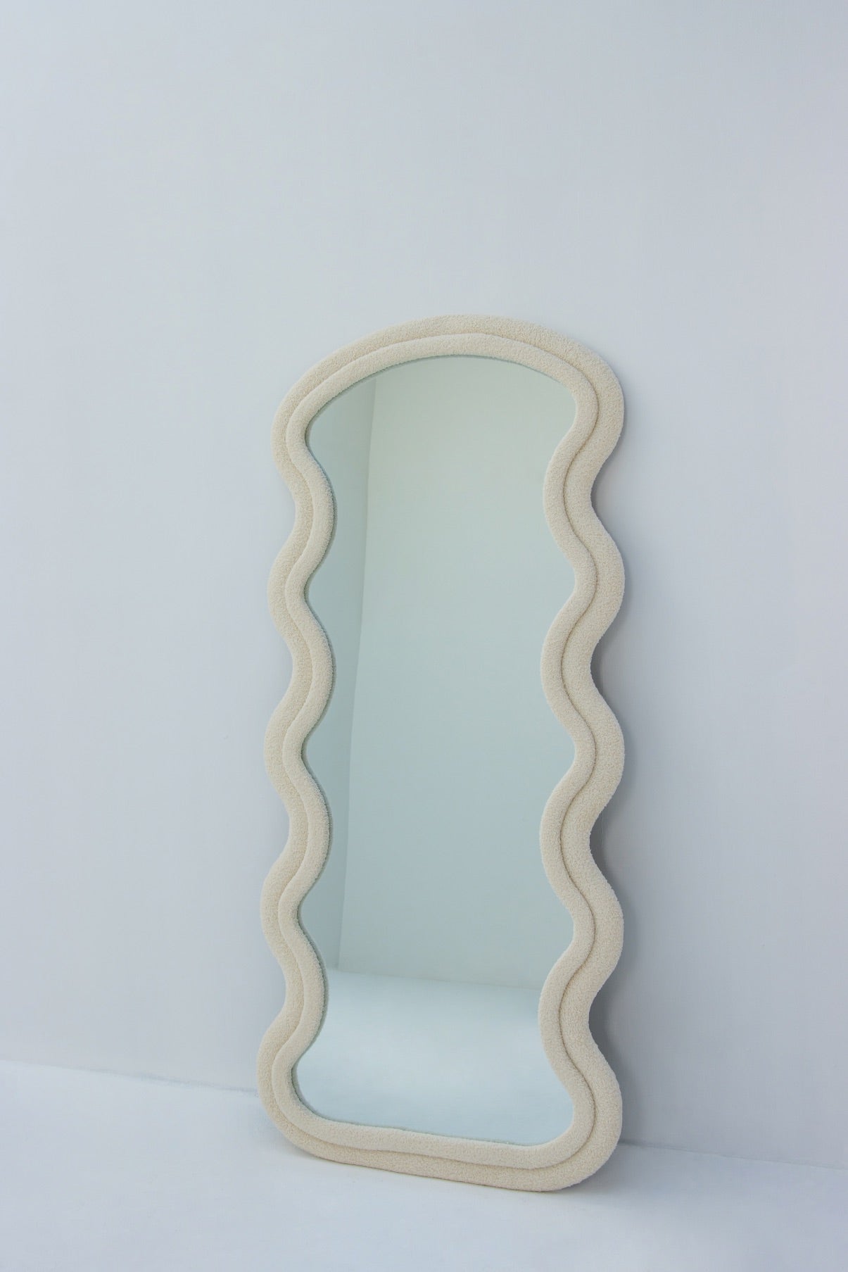 Bouclé Wavy Full Length Mirror – SHAGHAF HOME